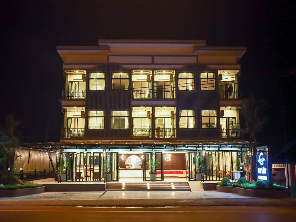 โรงแรมชลาลัย กระบี่ Chalalai Hotel Krabi | Hotels Krabi